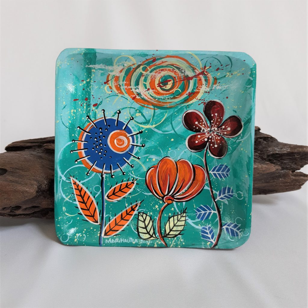 Hand Painted Terracotta Pot Tiny (Black Mehndi) — Yuchengco Museum